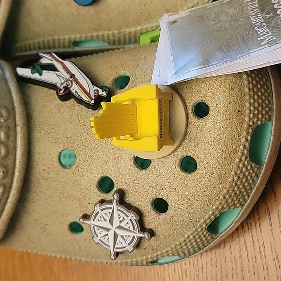 CROCS | Shoes | New Crocs Jimmy Buffett Margaritaville Beach Theme ...